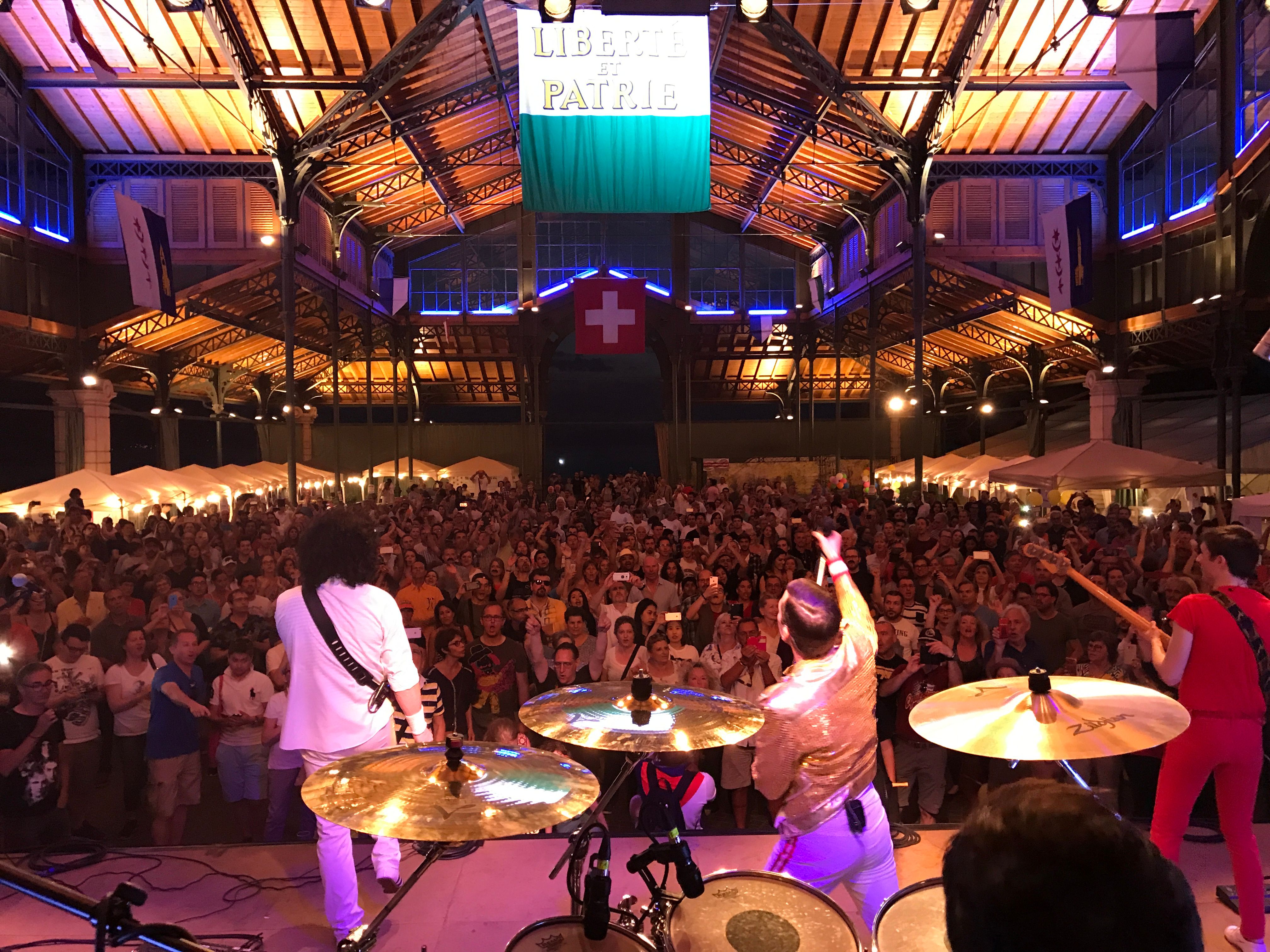 QUEENIE.cz - world Queen tribute band