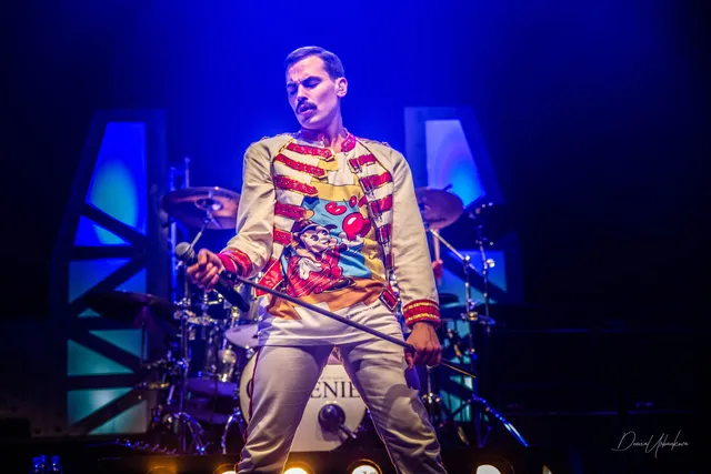 QUEENIE.cz - world Queen tribute band